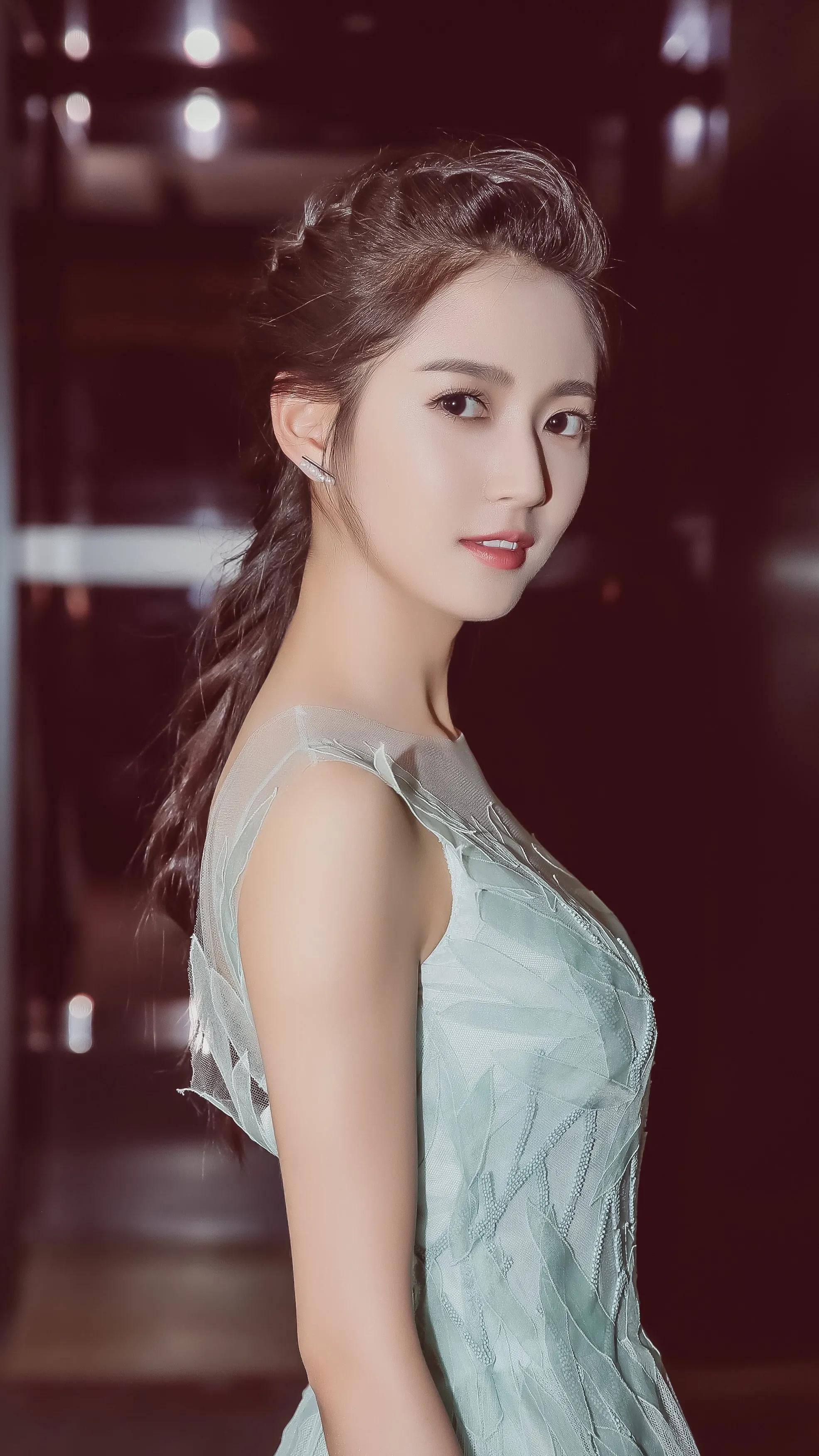 Sichuan Beauty Chen Yuqi - iMedia