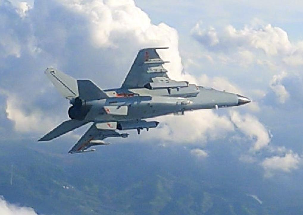 The actual combat flavor is heavy!F-11B equipped with electronic ...