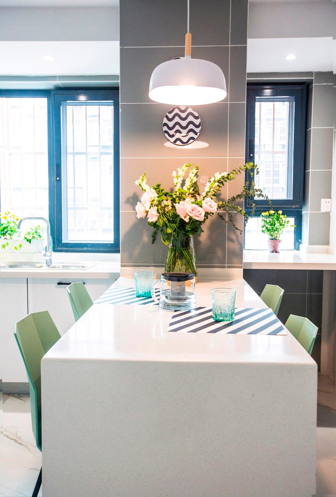 56-square-meter small apartment, optimizing the space, clever use of ...