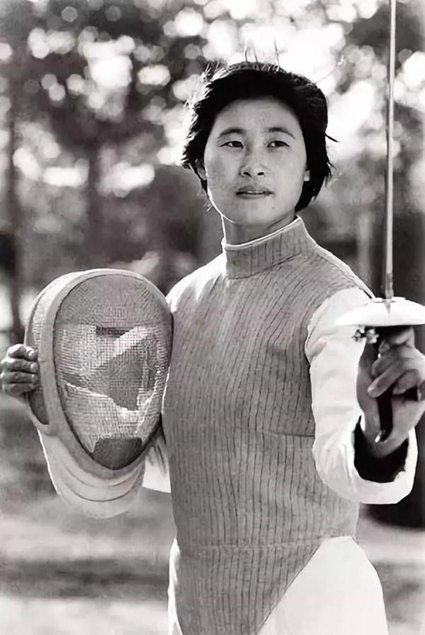 Luan Jujie is 50 years old, why should she participate in the fencing ...