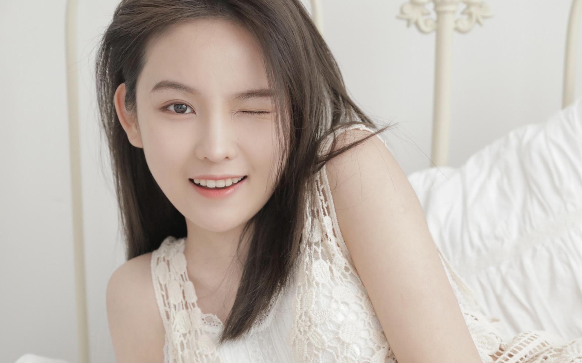 White skin, beautiful and pure beauty innocent private room photo - iMedia