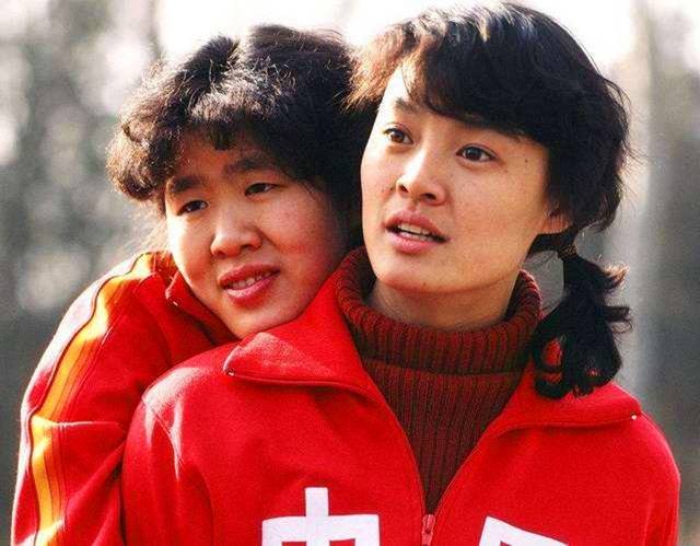 Chinese women's volleyball hero Zhou Xiaolan, who resigned and settled ...