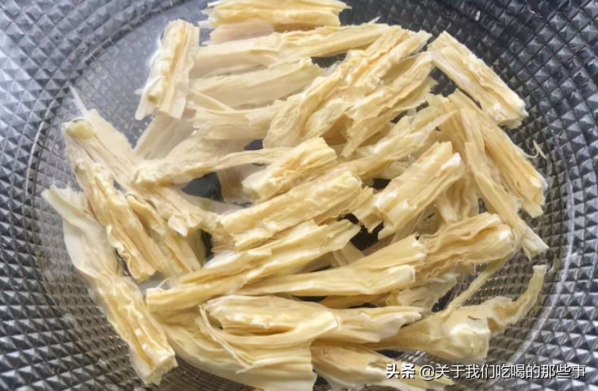 Do not soak dried yuba in cold water, add 2 more in the water, soak for ...