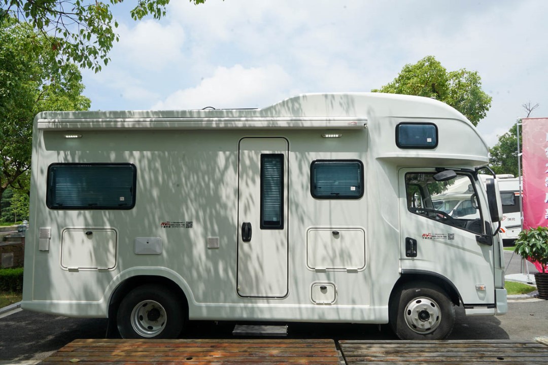 SAIC Yuejin H500 Chassis Single Expansion RV: Wanghong No. 3 - iMedia