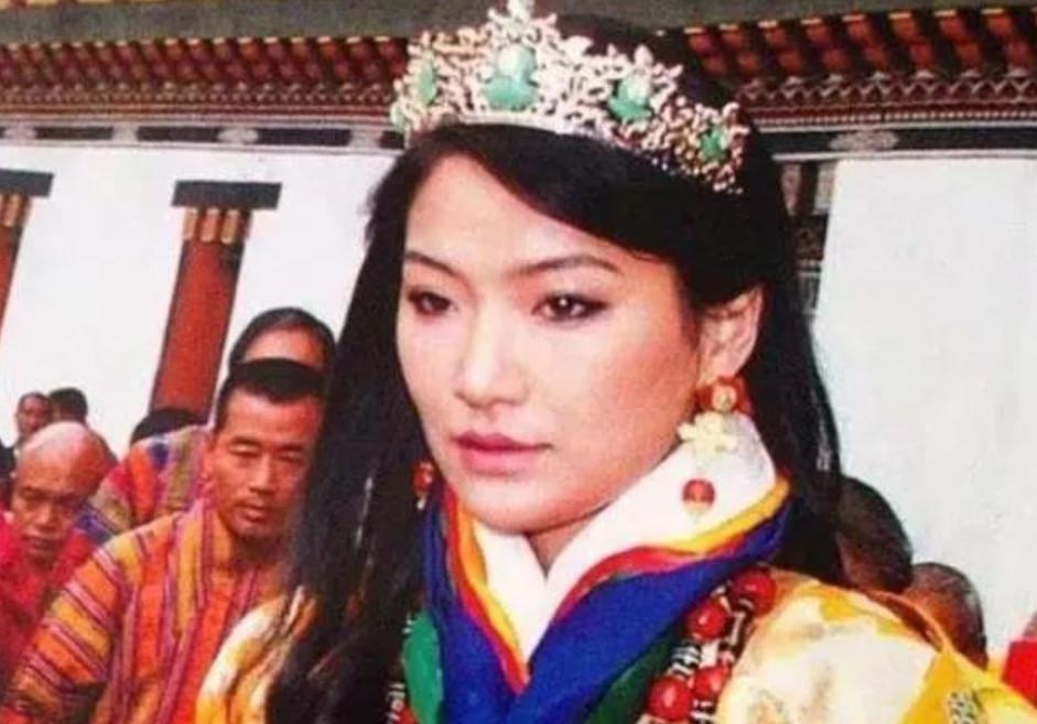 Three generations of queens of Bhutan are in the same frame: the three ...