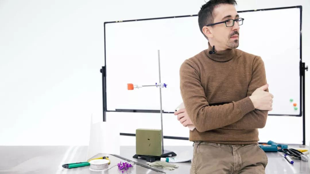 "Frédéric Dupré" visual density and transparent design - iMedia