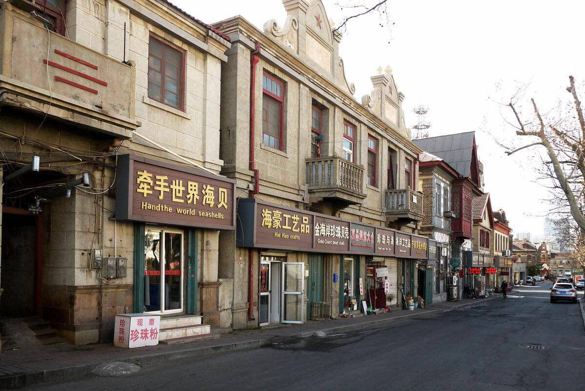Yantai Old Street, Chaoyang Street, condensed the light and shadow of ...