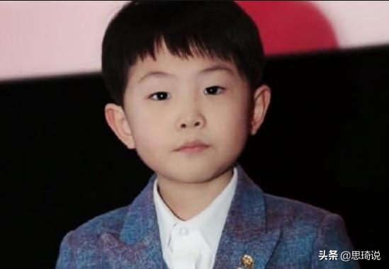 "Lovely God" Zhang Junhao: He became famous at the age of 3, went to the Spring Festival Gala at ...