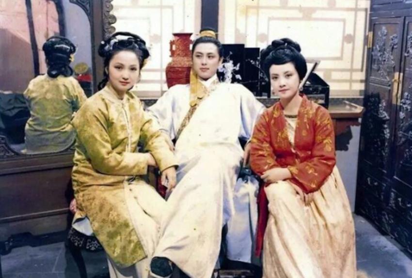 What is "three wives and four concubines"?The status of ancient men is ...