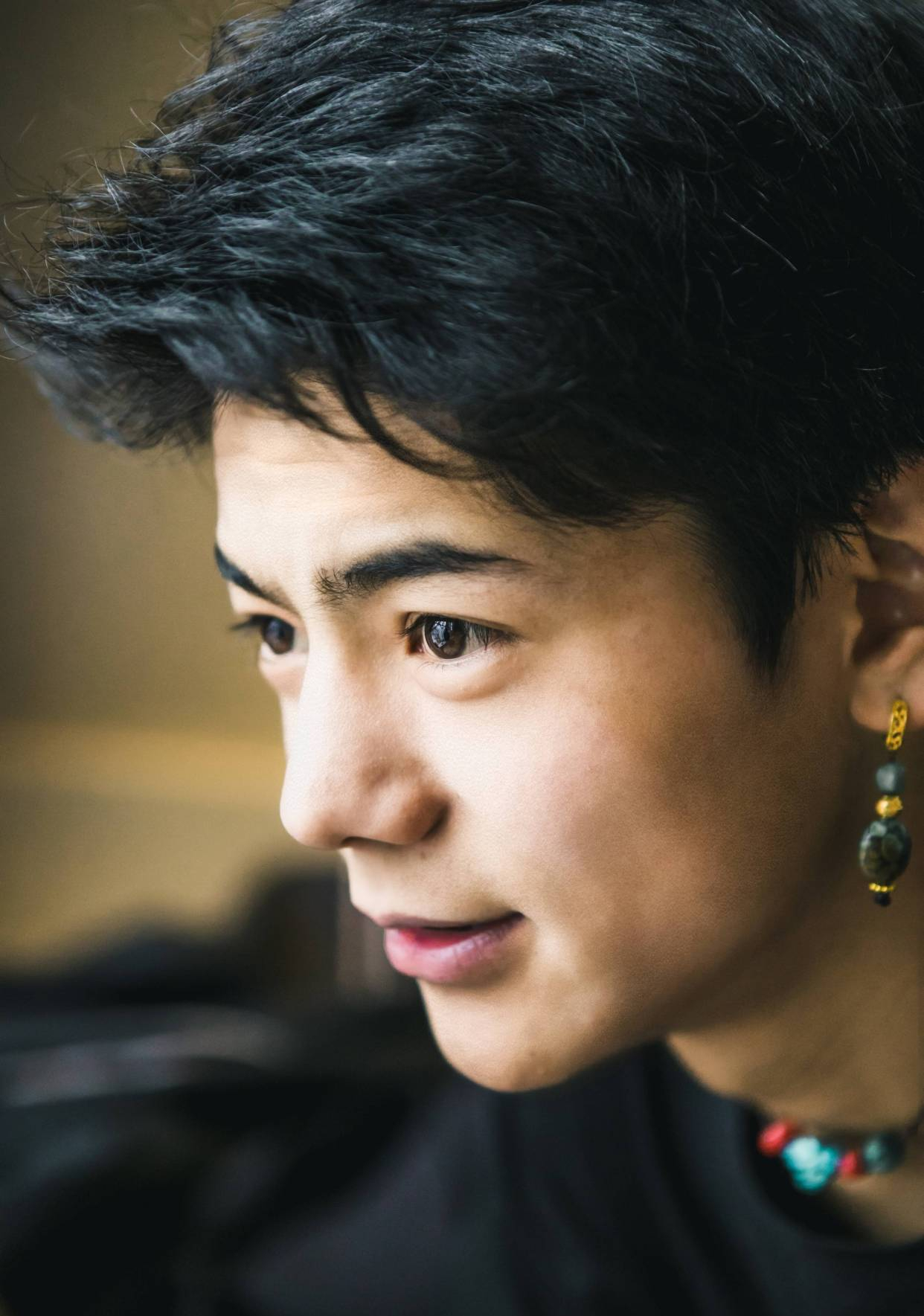 After hiding for nearly 2 months, Ding Zhen's "Harper's Bazaar" was ...