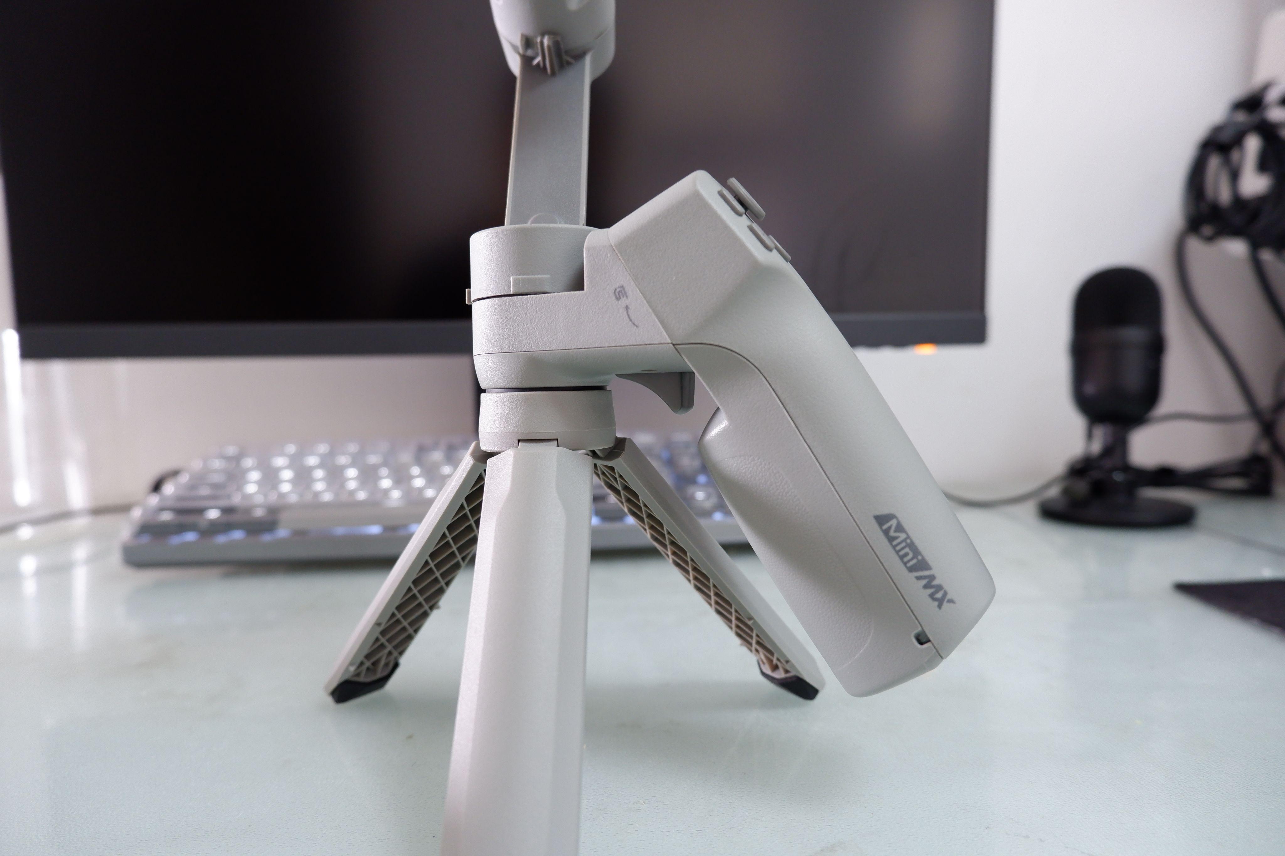 A must-have for going out-MOZA Mini MX handheld gimbal out of the box ...