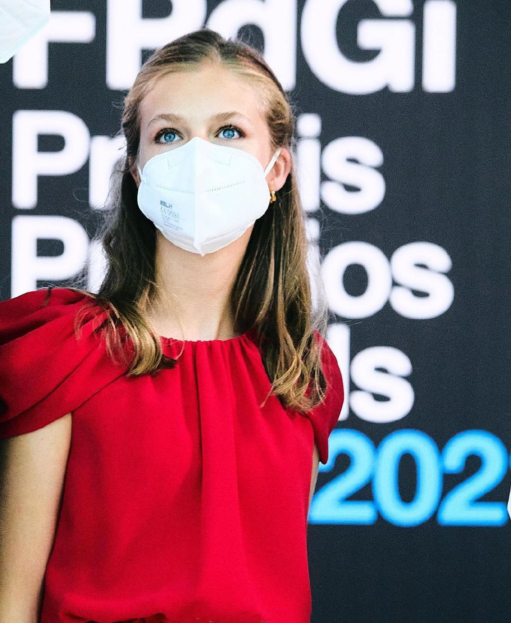 Leonor is becoming more and more fashionable, wearing a "big red" dress ...