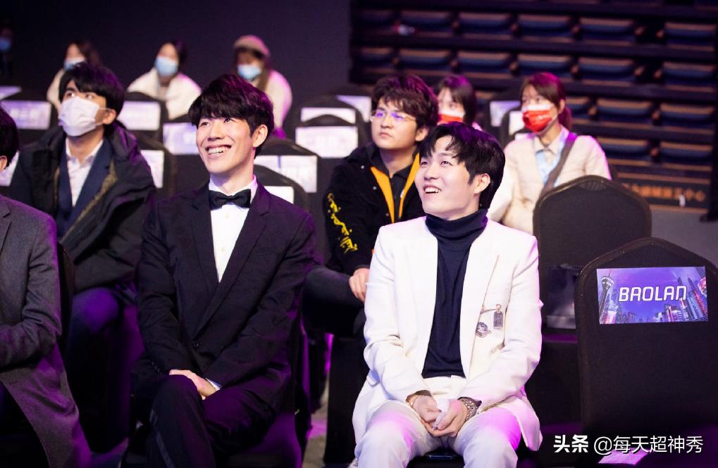 Xun male guns dominate the arena, IG Revenge V5 won 3 consecutive victories, and NEST's semi ...