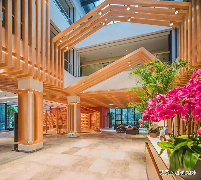 There is a five-star hotel hidden in the hidden valley of Anji, and you ...