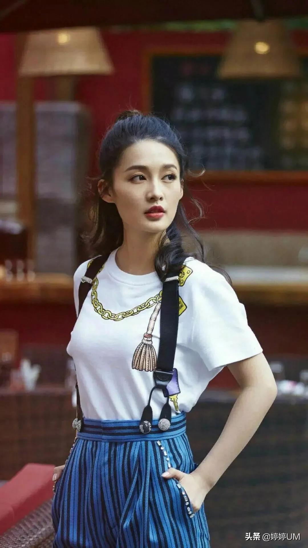 Li Qin, sexy and charming, hot body, beautiful appearance, good-looking ...