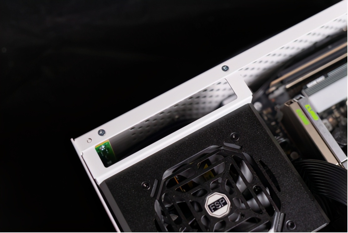 Overclocking three Hummingbird I100 chassis installation experience ...