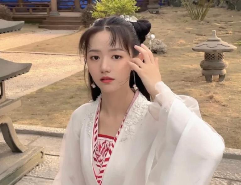 "Hua Rong" beauties get together, thinking Jiang Shan and Song Xinran ...