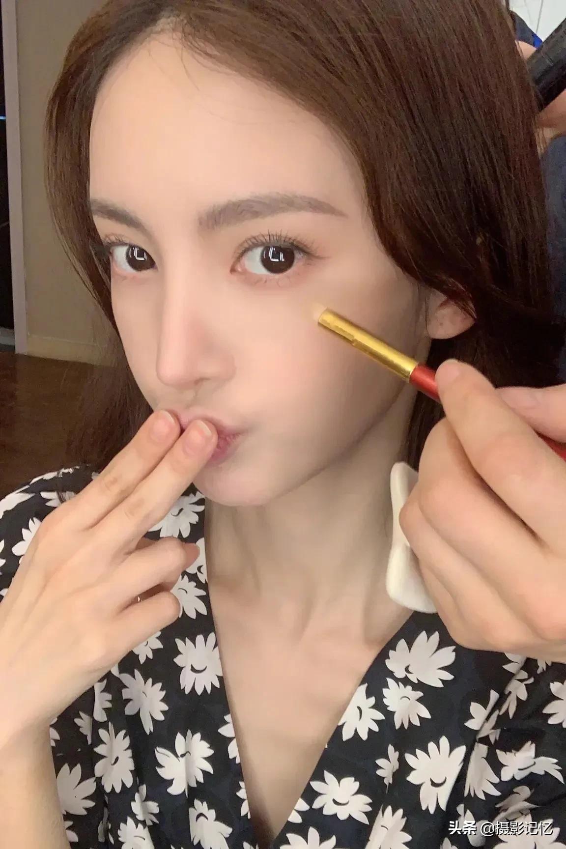 Jin Chen: Red lips and flames, jade skin like snow - iMedia