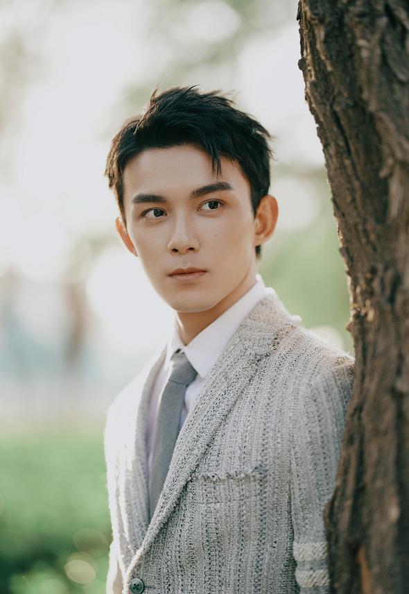 Struggle and Youth Party: Singing Falcons fit together, Gong Jun, Cheng ...