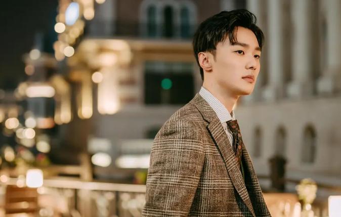 Circulation of first love: Ye Youning has been staring at Xia Wenxi ...