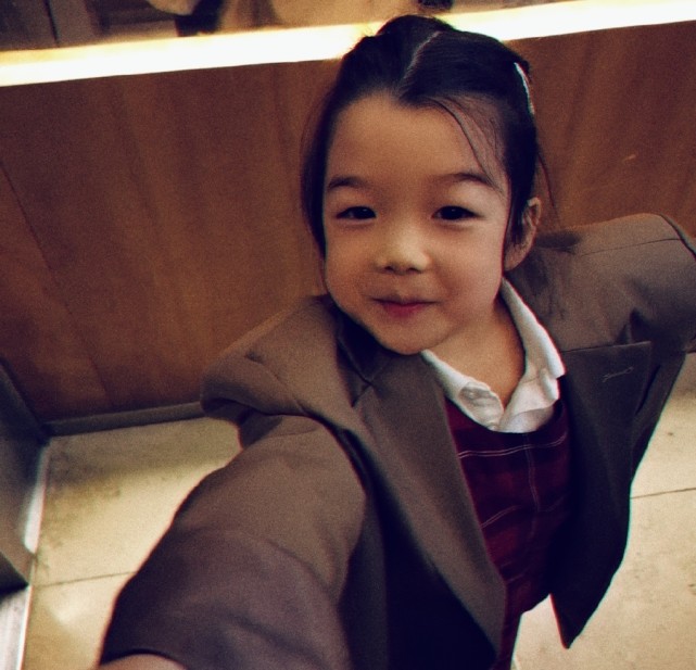 Wu Yating took photos to celebrate her daughter's birthday. At the age ...