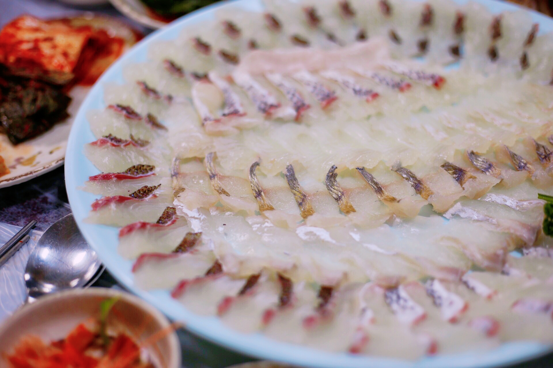 The famous Eskimo dish of pickled puffins, the "stinky" of ray fillets ...