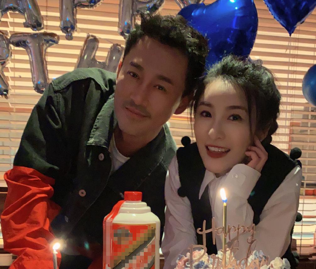 46-year-old Hawick Lau's recent photo exposure!Appeared at the birthday ...