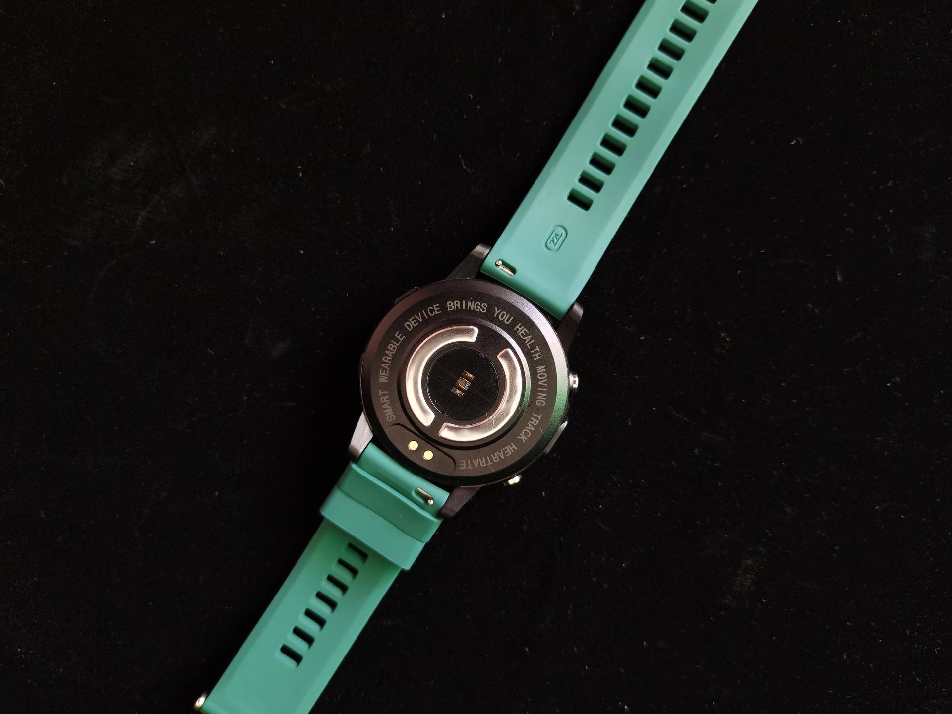 dido E8 sports smart watch to monitor your health - iMedia