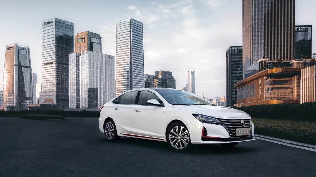 Don't just stare at the Lavida, hold a 100,000 buyer sedan, everyone ...