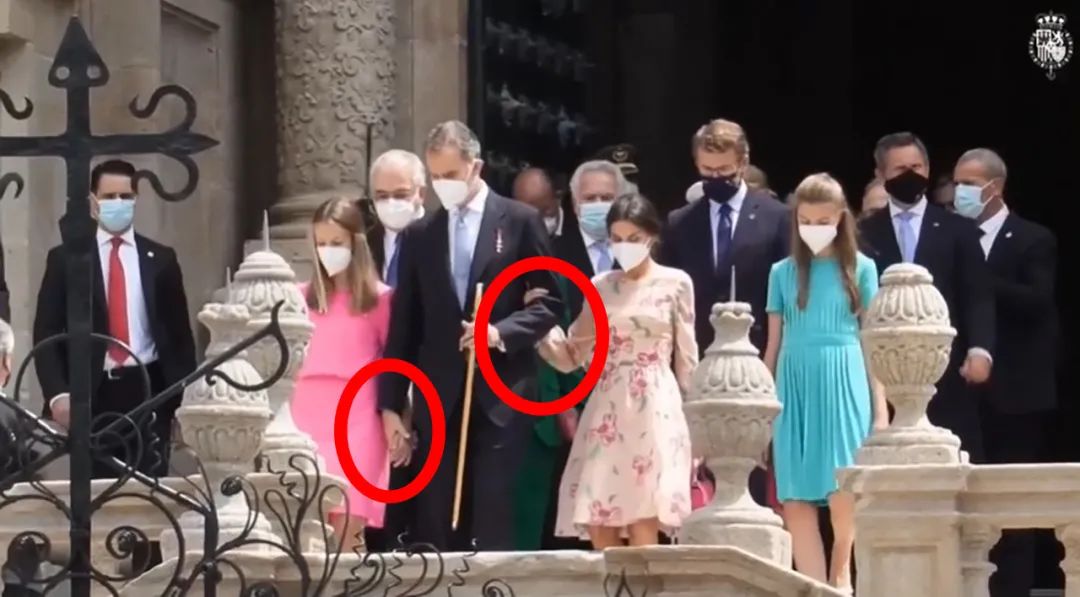 The 16-year-old Princess Leonor is not tall enough, but she has a ...