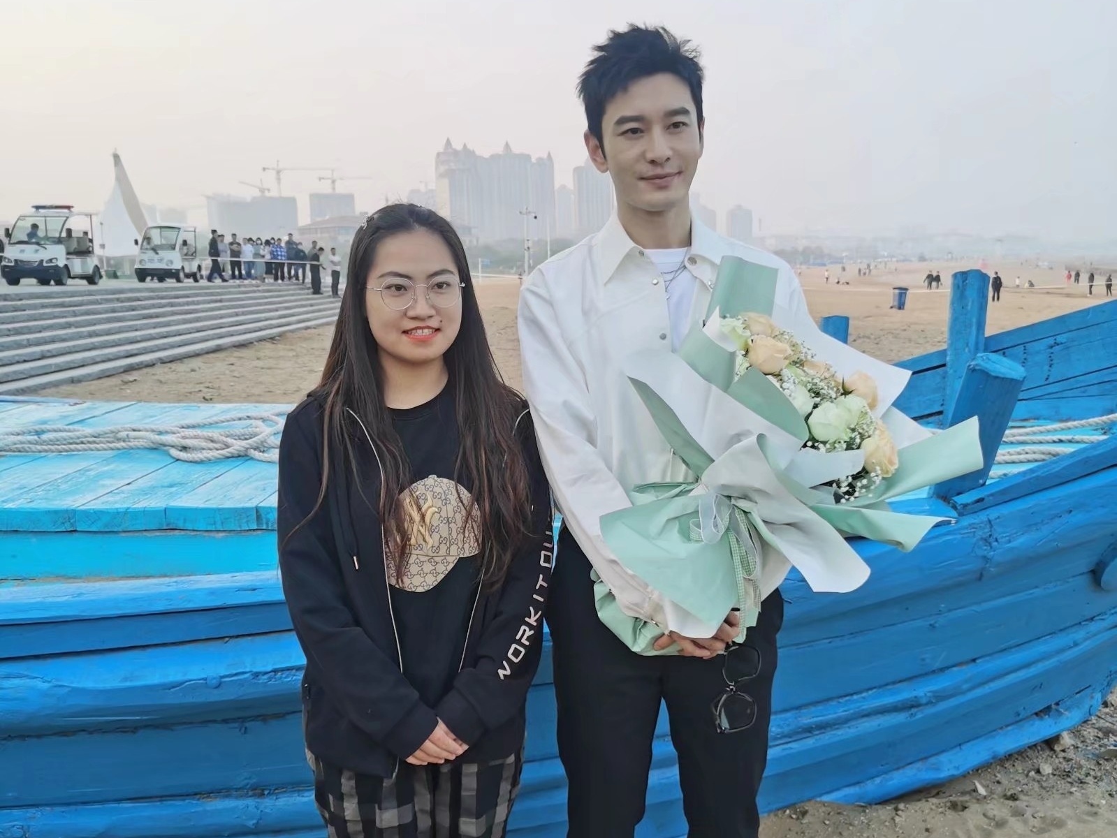Huang Xiaoming sponsored Wang Yuanyuan to graduate for nine years. This is the power of role ...