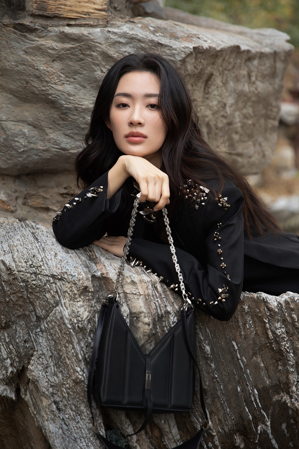 Sun Jiayu's quietness in early winter, a large metal texture ...