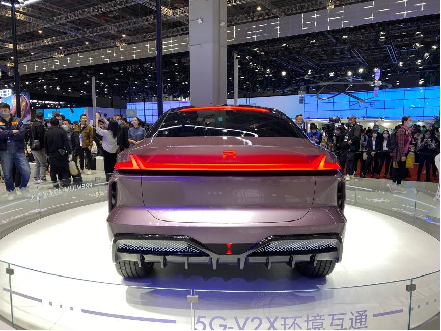 Real shot SAIC R car ES33, L0 level zero heat runaway management, never ...