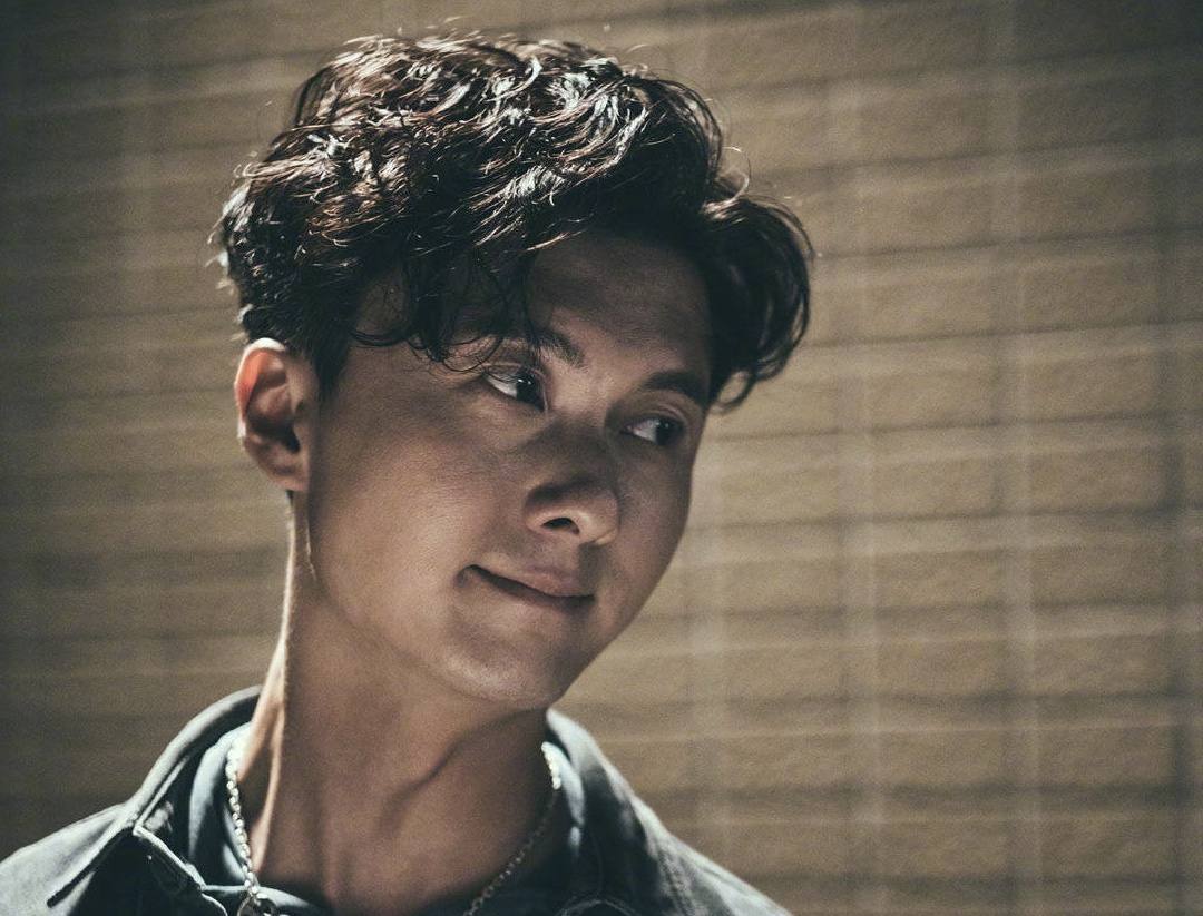 Wang Haoxin's 38th birthday has a photo of his abdominal muscles, his ...