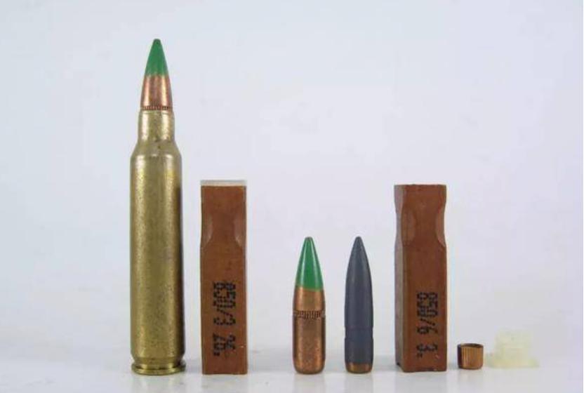 Humanity's most sophisticated firearms!Fifty years ahead of the time ...