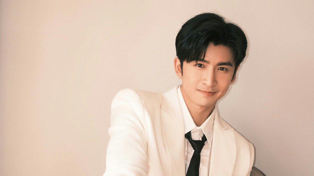 The handsome Xiaosheng is full of guts, and he takes a variety show to ...