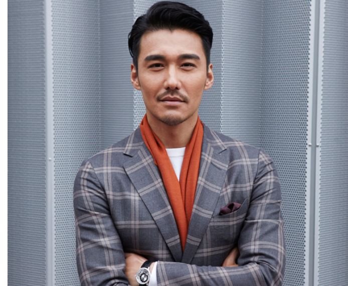 Officials Hu Bing and Zhao Ziqi announced their marriage and took their ...