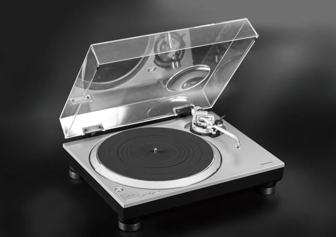 First-time vinyl fans choose Technics Panasonic SL-1500C direct drive ...