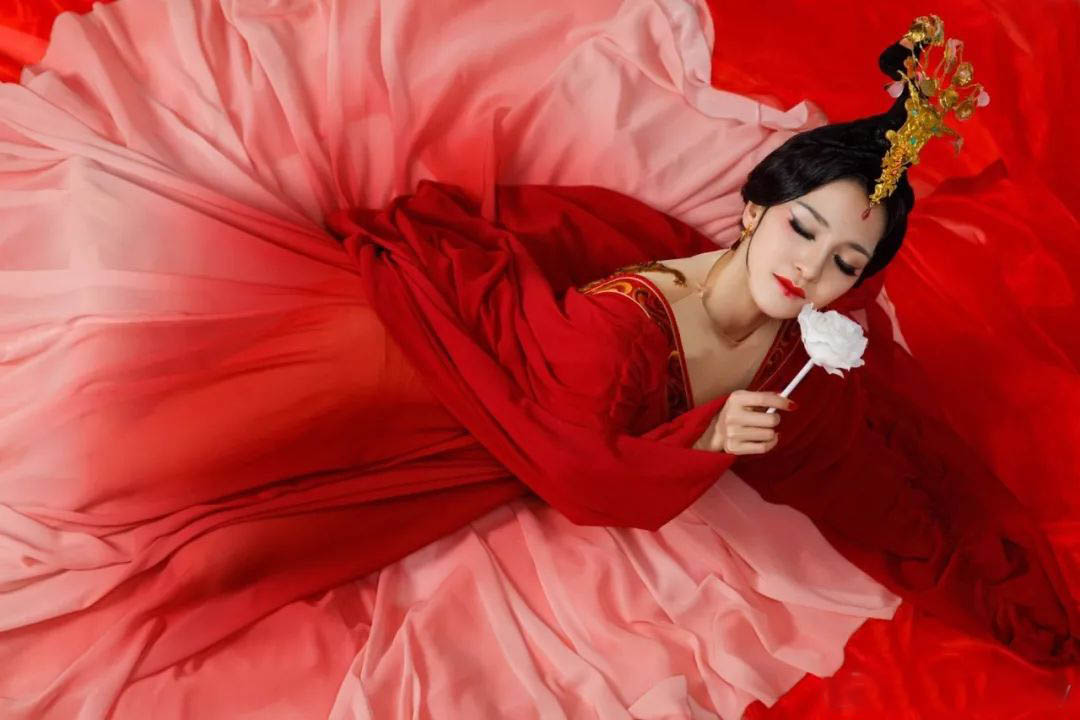 Tang Shiyi, the goddess of classical dance: the first to be admitted by ...