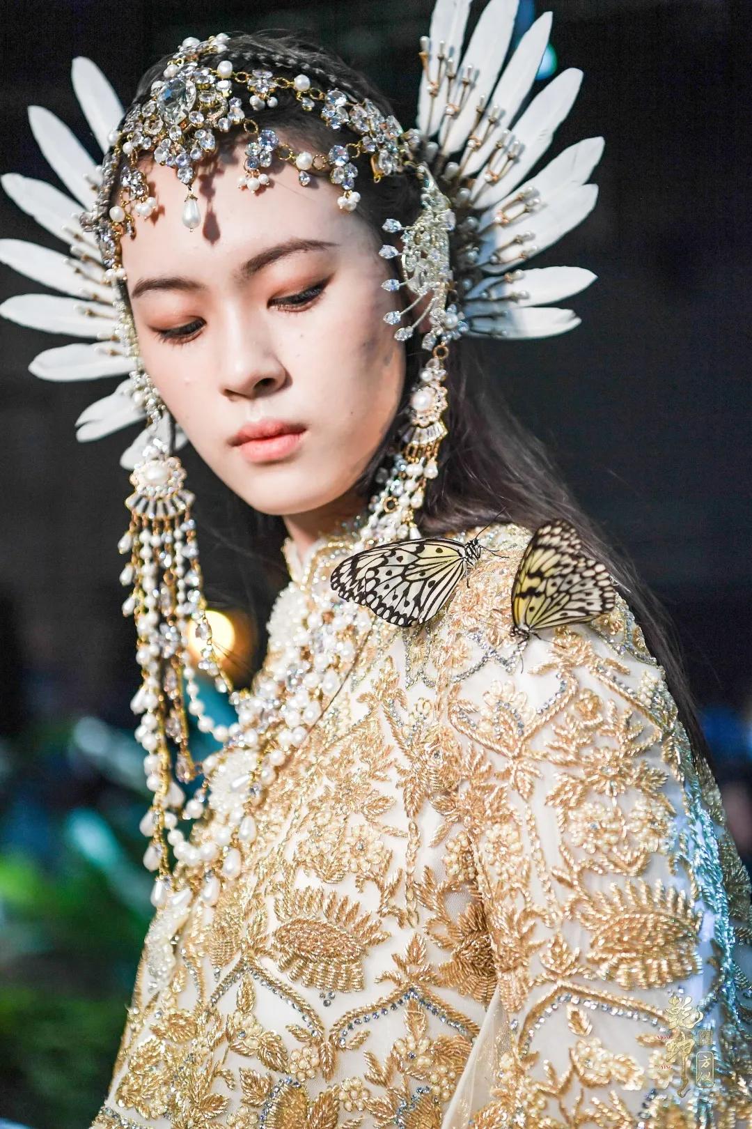 China International Fashion Week 2022SS: The Legend of Gaia·Xiong Ying ...