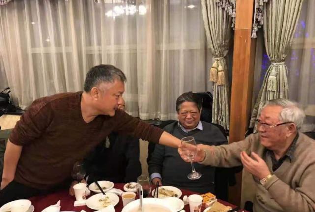 The 87 version of the Dream of Red Mansions celebrity has passed away!The last image was exposed ...