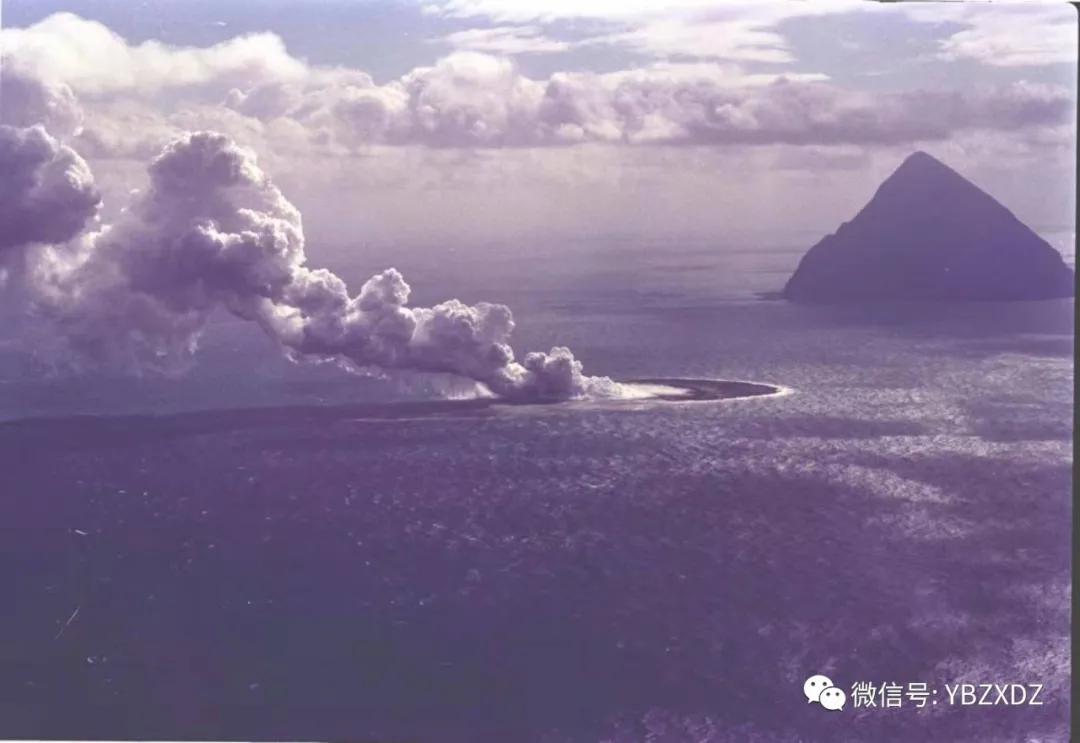 The eruption of Japan's submarine volcanoes formed new islands, and ...