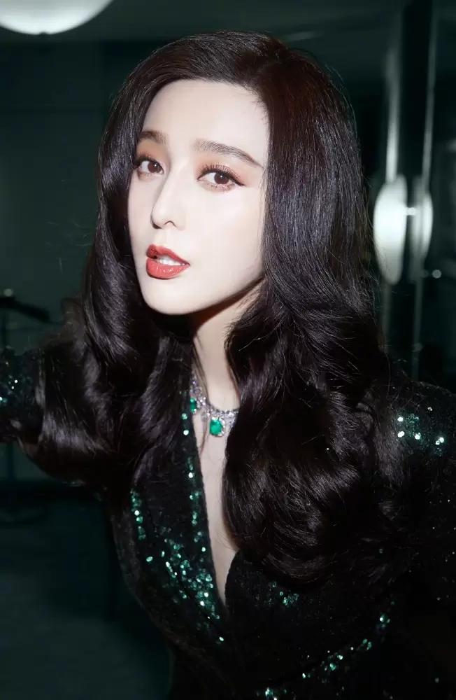 Looking at the data, which of Wu Yifan, Fan Bingbing, and Lin Shengbin ...