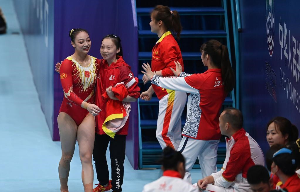 Seeking wealth and danger, Yu Linmin and Deng Yalan still pick gold and ...