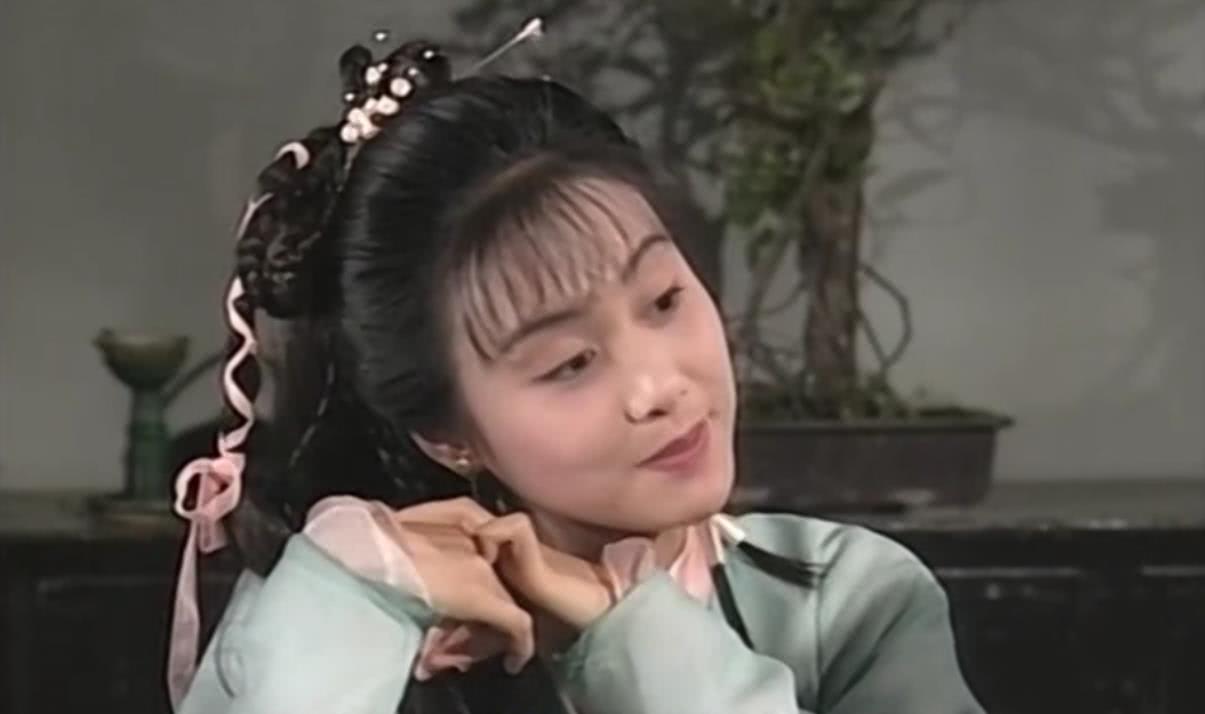 Huang Rong is the heroine in the novel about the Condor Shooting. She ...