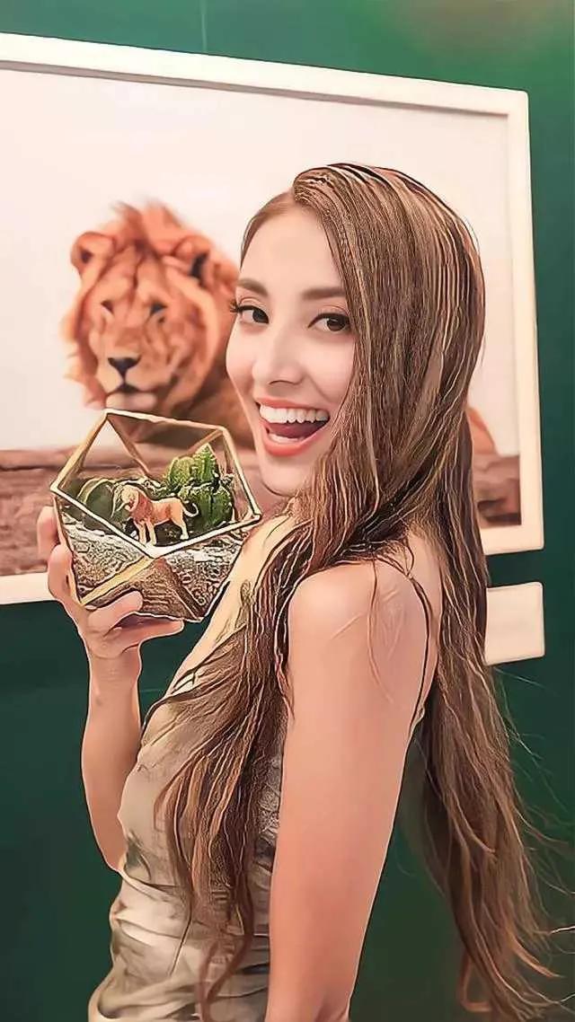 The 15 smiling faces of Hong Kong sister Chen Kailin witnessed her ...