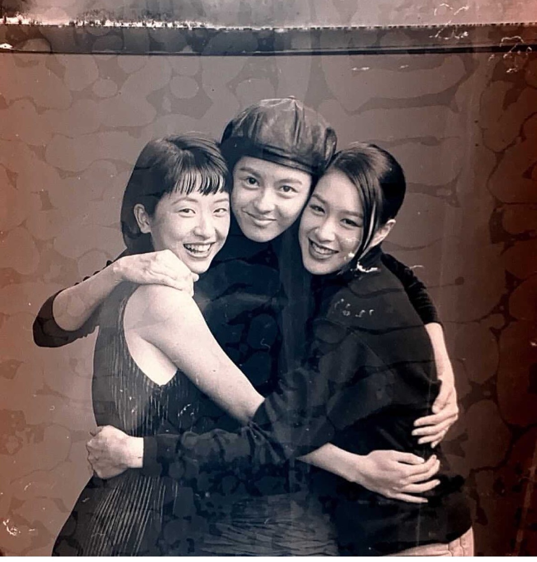 After a lapse of 26 years, Xu Hao has published stills with Gigi Leung ...