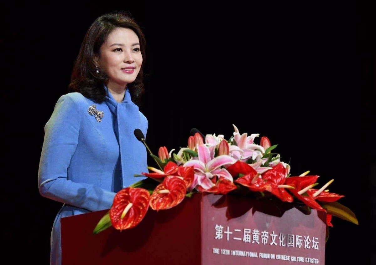 CCTV beauty host Liu Fangfei's recent photo exposure, 43-year-old is ...