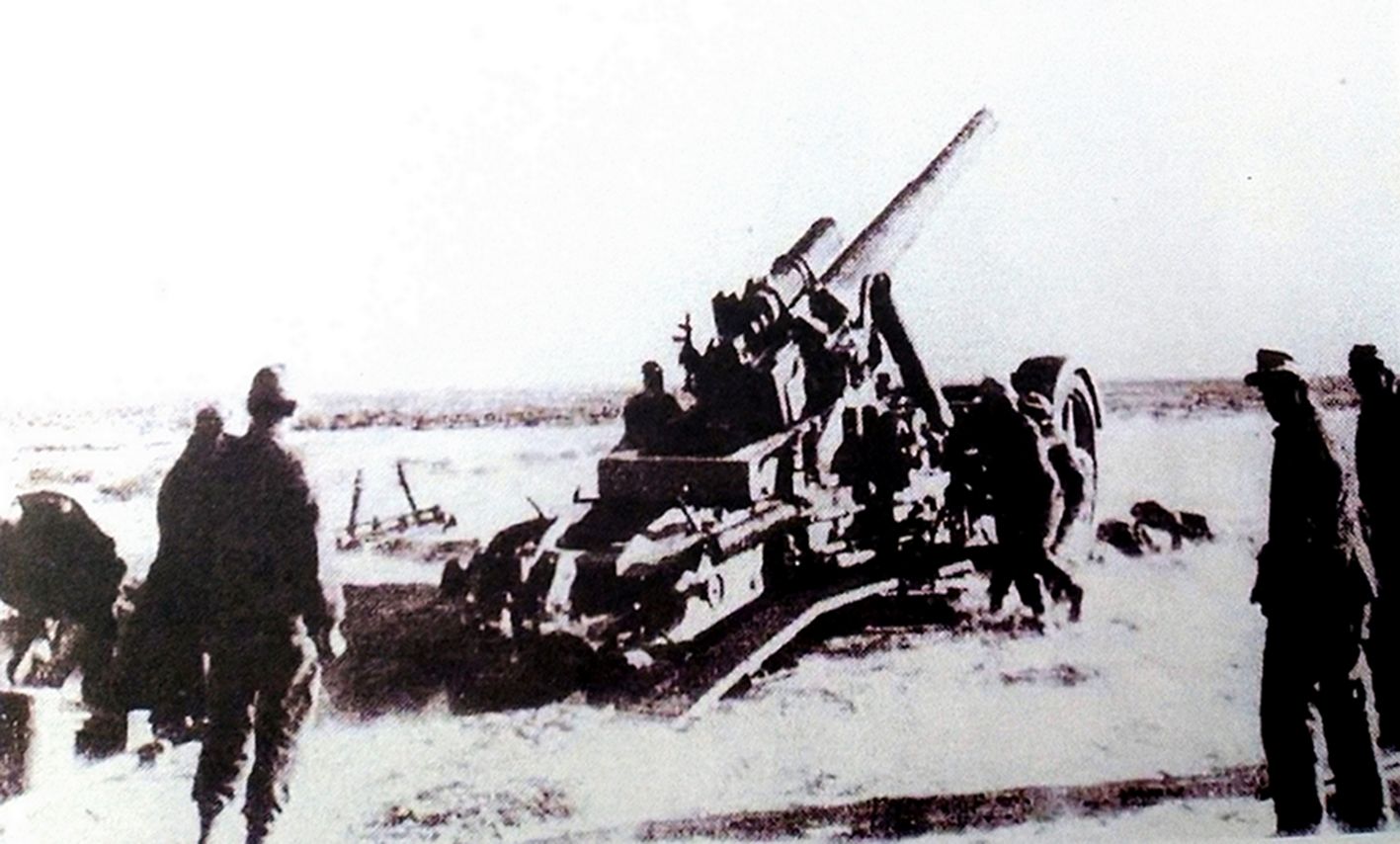 The 210mm Mörser 18 heavy mortar gun of the German artillery of World ...