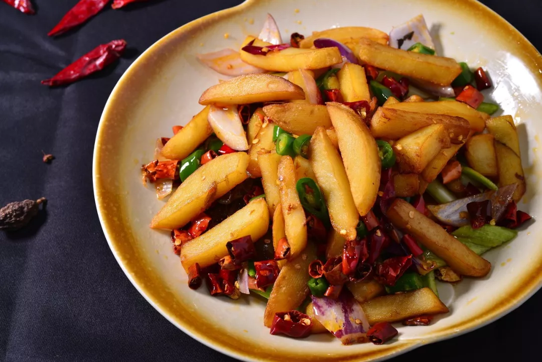 "What to eat tomorrow?" Spicy and enjoyable spiked potatoes, finished ...